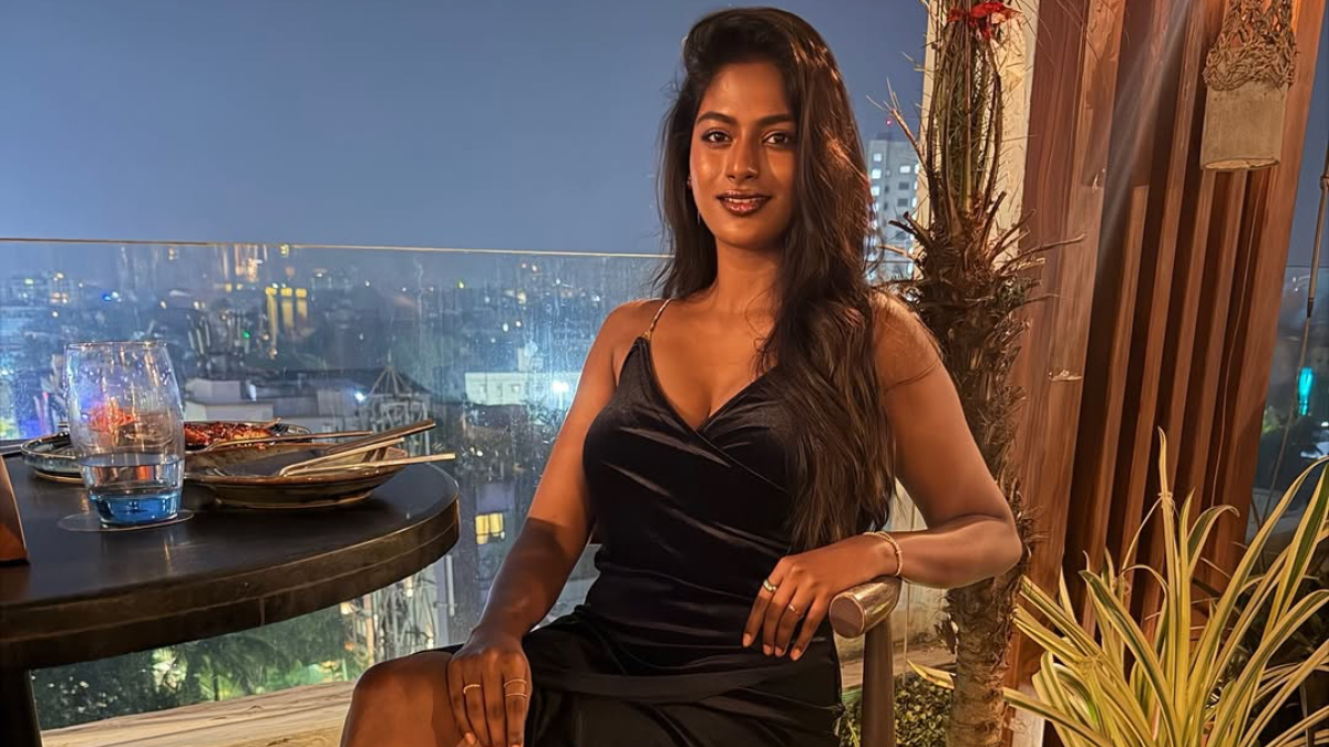 கருப்பு கவுனில் ஸ்டன்னிங் லுக்.. ரசிகர்களின் கவனத்தை ஈர்க்கும் வினுஷா! | Actress Vinusha Devi ...