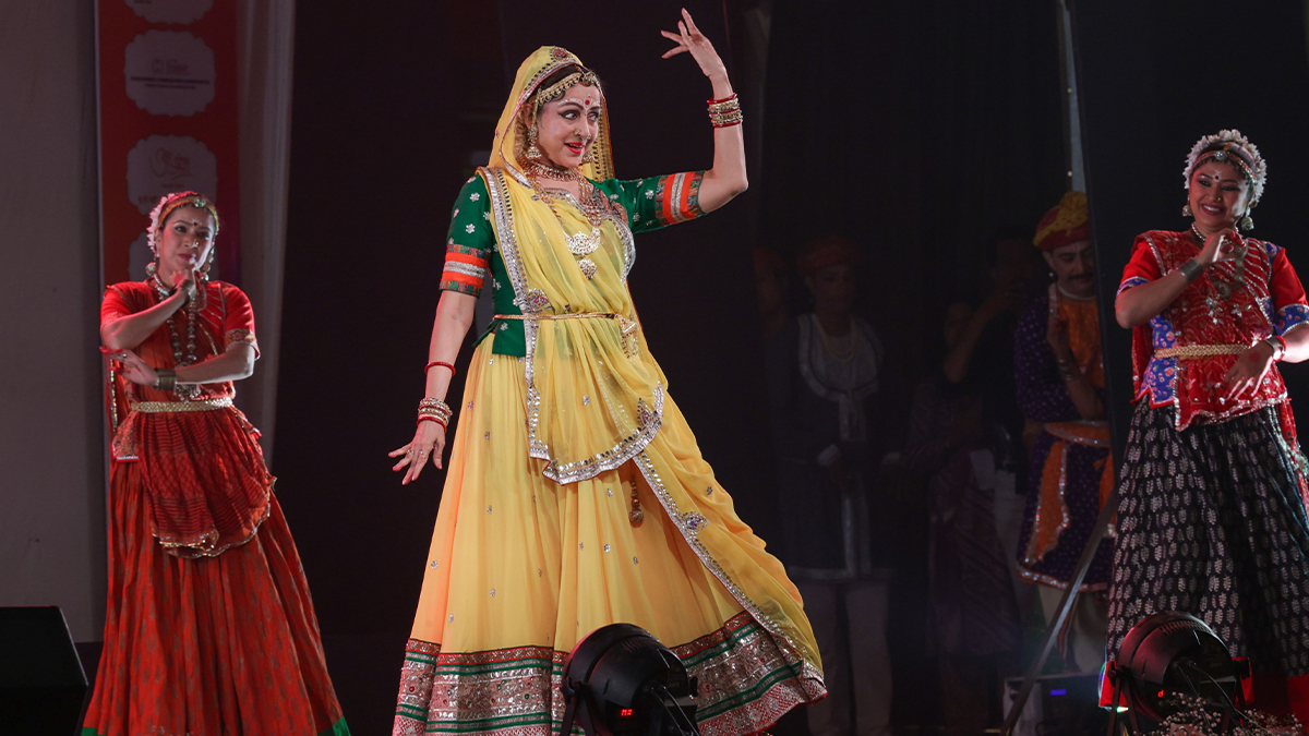 In Pics: Hema Malini Enchants in Mirabai Dance Drama at Braj Raj Utsav 2023 - Oneindia