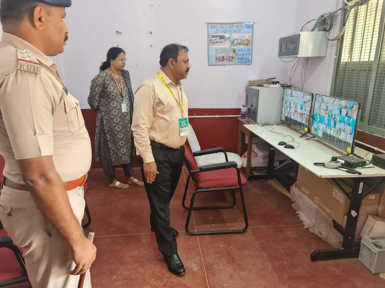 ಸ್ಟ್ರಾಂಗ್‌ ರೂಂ ಭದ್ರತೆ ಪರಿಶೀಲಿಸಿದ ಕೋಲಾರ ಡಿಸಿ | Kolar Deputy Commissioner ...