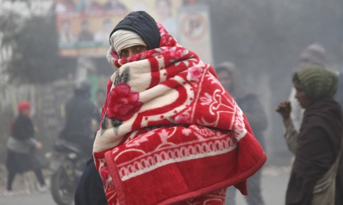 Photos: ದೇಶದೆಲ್ಲೆಡೆ ಚಳಿ.... ಚಳಿ...: ಹೆಚ್ಚು ಬಳಕೆಯಾಗುತ್ತಿದೆ ಕಂಬಳಿ ...