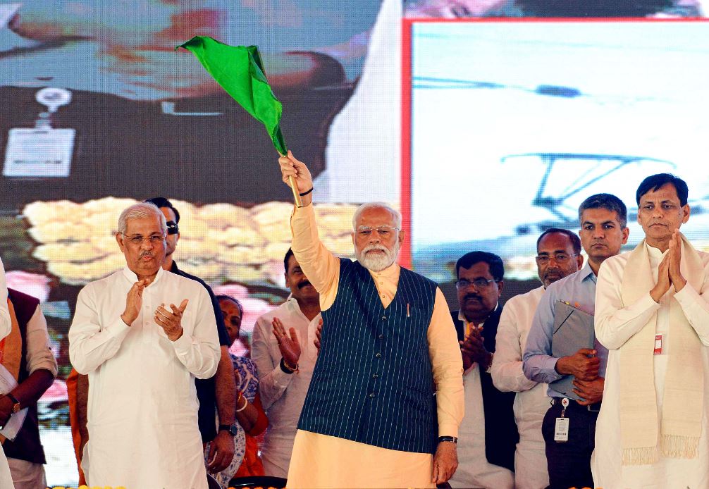 লোকসভা ভোটের আগে বাড়ছে মোদীর জনপ্রিয়তা, ইঙ্গিত সমীক্ষায় | Prime ...