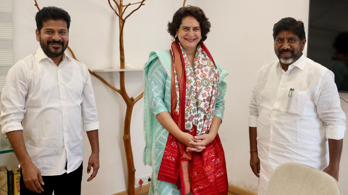 ప్రియాంక గాంధీతో తెలంగాణ సీఎం రేవంత్ రెడ్డి భేటీ.. | Telangana CM ...