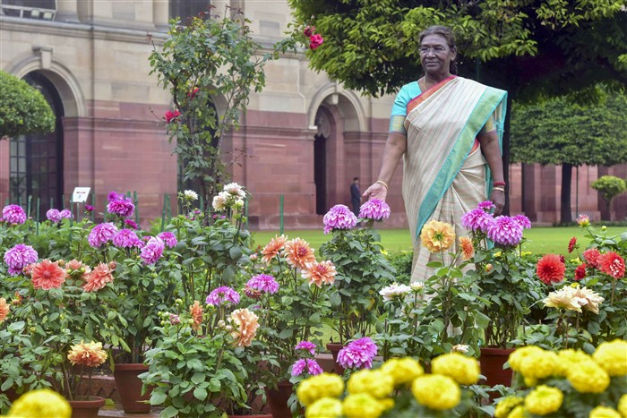 ಅಮೃತ್ ಉದ್ಯಾನದಲ್ಲಿ ರಾಷ್ಟ್ರಪತಿ ದ್ರೌಪದಿ ಮುರ್ಮು ಸಂಚಾರ | Udyan Utsav ...