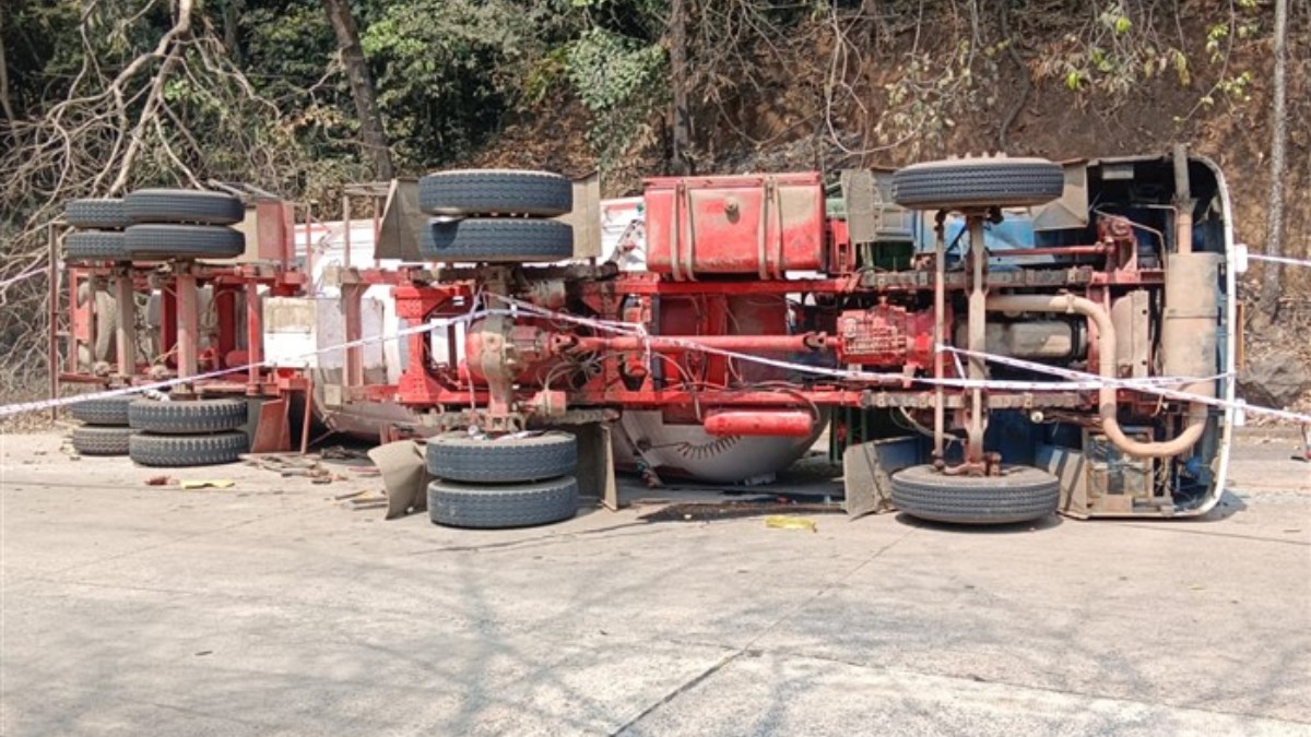 ಗ್ಯಾಸ್ ಟ್ಯಾಂಕರ್ ಪಲ್ಟಿ, ಶಿರಾಡಿ ಘಾಟ್‌ನಲ್ಲಿ ವಾಹನ ಸಂಚಾರ ಬಂದ್ | Vehicle ...