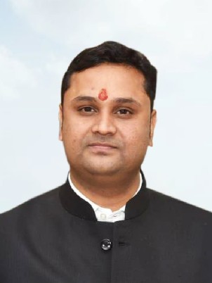 Vinesh Phogat: Age, Biography, Education, Husband, Caste, Net Worth ...