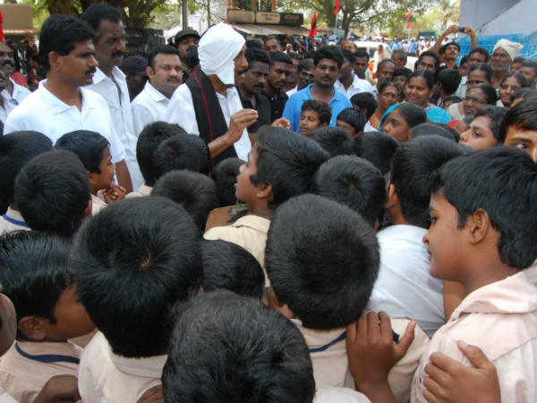 கொளுத்தும் வெயிலில் வைகோ நடைபயணம்: உடல் நிலை திடீர் பாதிப்பு | Vaiko ...