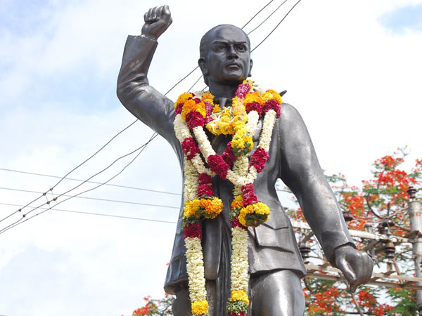 வீர வாஞ்சி நாதன் மணிமண்டபம் முட்புதராக மாறிய சோகம்... முதல்வர் திறக்க ...