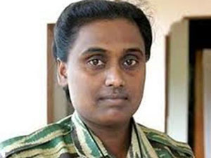 புலிகளின் மகளிர் அரசியல்துறை பொறுப்பாளர் தமிழினி விடுதலை... தேர்தலில் ...