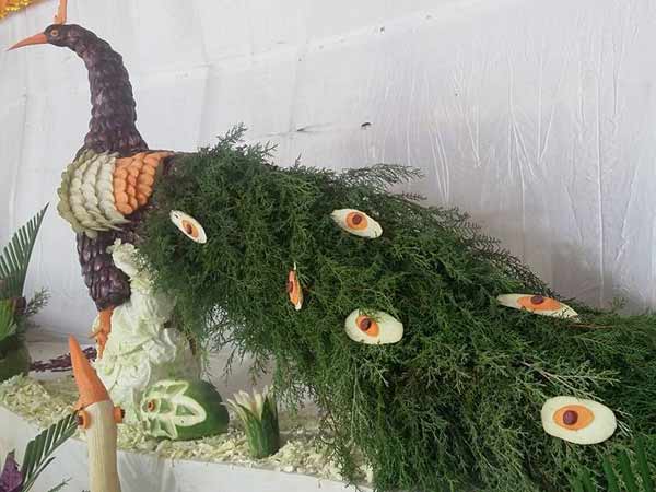 குற்றாலம் சாரல் திருவிழா... பார்வையாளர்களை கவர்ந்த காய்கறி, மலர் ...