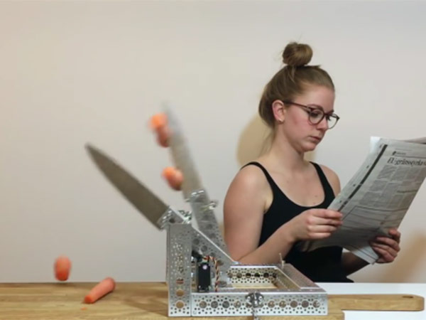 சில நேரம் "கிறுக்குத்தனம்" மூலமாகவும் பிரபலமாகலாம் பாஸ்! | Simone ...