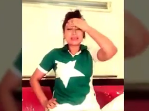 நிர்வாண டான்ஸ் ஆட முடியாமல் போச்சே... அப்ரிடியை திட்டி, அழுது புலம்பும் ...