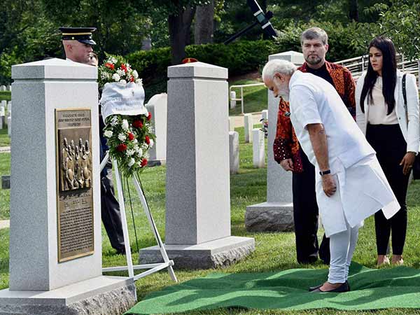 அமெரிக்காவில் பிரதமர் மோடி... கல்பனா சாவ்லா நினைவிடத்தில் அஞ்சலி | Modi ...