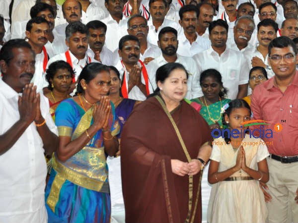 இனியன் சம்பத் உள்ளிட்ட 11,967 பேருக்கும் ஒளிமயமான எதிர்காலம்- ஜெ. உறுதி ...