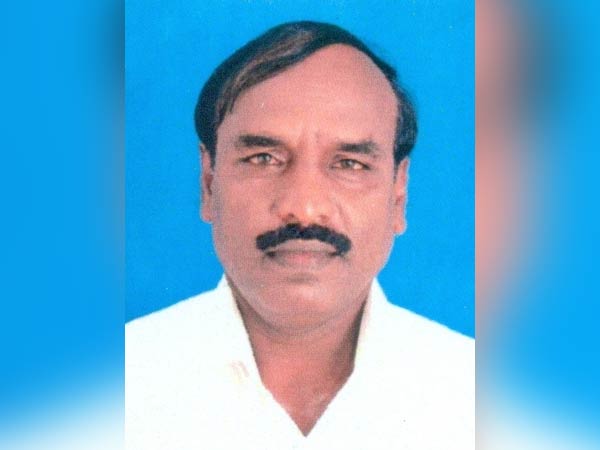 உங்க வேட்டி, சேலை எங்களுக்கு எதுக்கு..சசி குரூப் ஜெ.பிறந்தநாளை ...