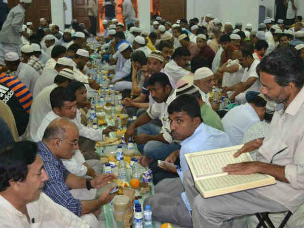 துபாய் ஈமான் அமைப்பின் சார்பில் சுவைமிக்க தமிழகத்து நோன்புக் கஞ்சி ...