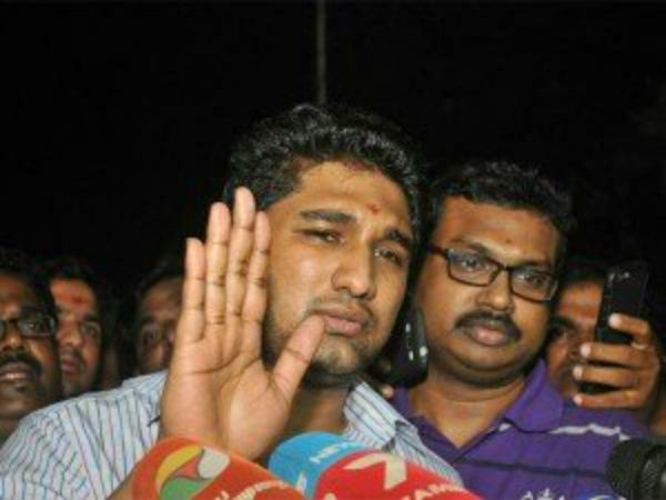 ஜெயலலிதா மீது அவதூறு பரப்பினால் நடவடிக்கை எடுக்கப்படும்.. விவேக் ...