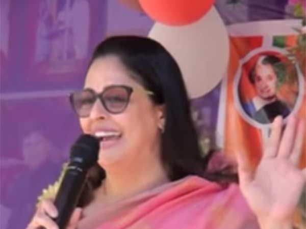 நீ ஒருவன் தானழகு... அது ராகுல்காந்திக்கு ரஜினி பாட்டு பாடிய நக்மா ...