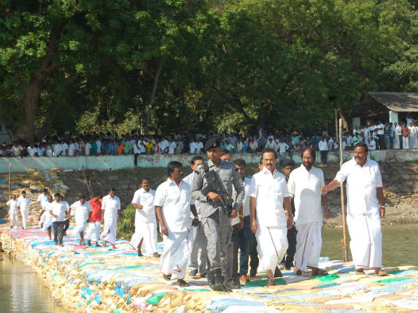 முக்கொம்பில் ஸ்டாலின்.. அணையின் உடைந்த பகுதிகளில் ஆய்வு | Stalin ...