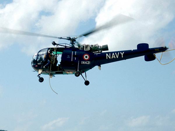 அரக்கோணம் அருகே விழுந்து நொறுங்கிய இந்திய கடற்படை ஹெலிகாப்டர்! | Indian ...