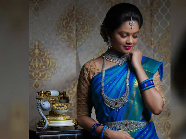 2 வரிதான் எழுதினார் அனிதா.. புலவர்கள் வந்து குவிஞ்சுட்டாங்க பாருங்களேன் ...