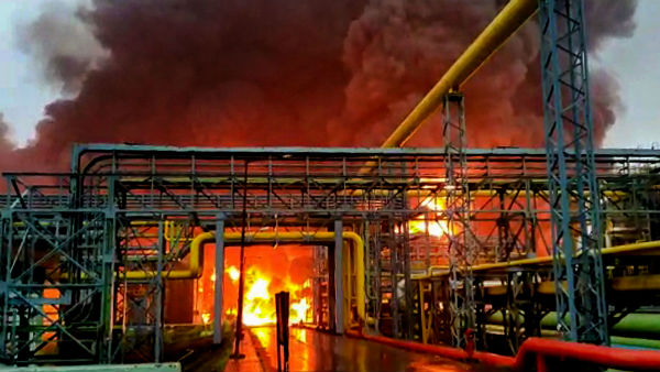 மும்பை ஓஎன்ஜிசியில் பயங்கர தீவிபத்து.. 5 பேர் பலி.. 11 பேர் படுகாயம் ...