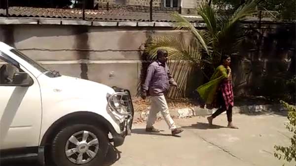 சாதி மறுப்பு திருமண விவகாரம்.. திடீர் திருப்பம்.. இளமதியைக் கடத்தியதாக ...