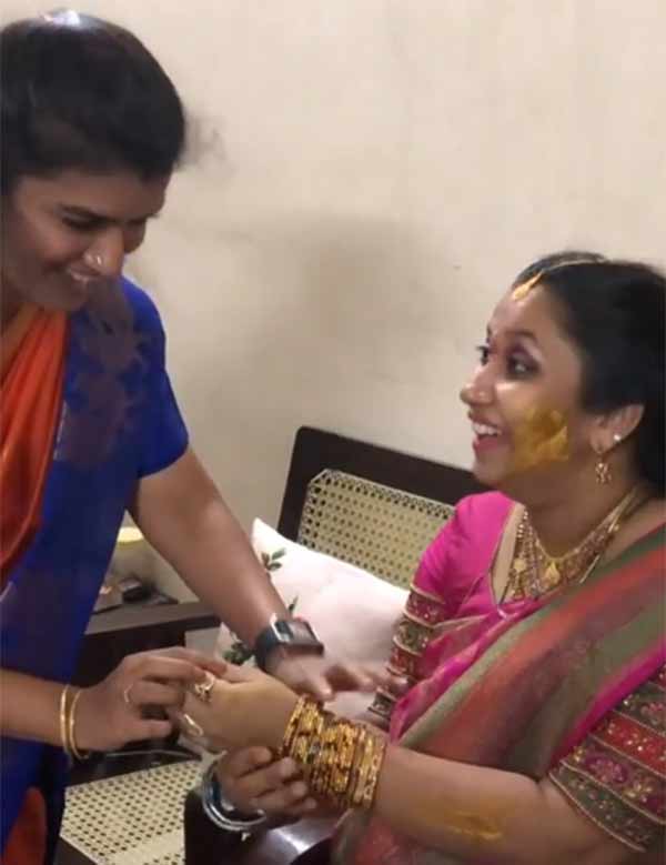 சின்ன கோலிவுட்டில் இன்னும் ஒரு செல்ல வளைகாப்பு.. பூரித்துப் போன புரமோதித்தா! | sai pramoditha ...