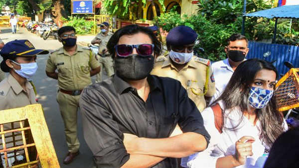 அர்ணாப் கைது.. தற்கொலை செய்து கொண்ட அன்வே நாயக்கின் குடும்பத்தினர் எழுப்பிய உருக்கமான கேள்வி ...