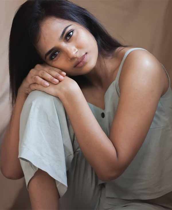 ரம்யா பாண்டியன் விஷ பாட்டிலா.. பொங்கி எழுந்த ரசிகர்கள்.. செம ஆட்டமா ...