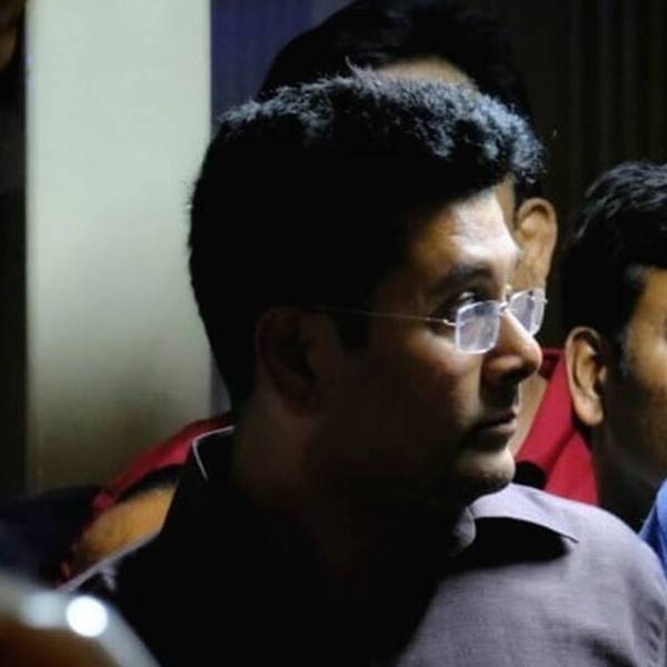 'கம்யூனிகேஷன்' கிங்.. ஒன் மேன் ஆர்மி - மாமனாரை 'மன்னன்' ஆக்கிய பலே ...