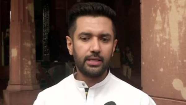 பீகார்: சிராக் பாஸ்வானின் லோக் ஜனசக்தி எம்.பி.க்கள் 5 பேர் கூண்டோடு ...