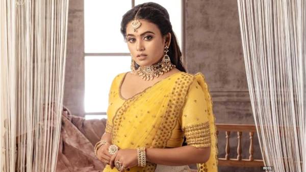 ப்ரீனாவுக்கு ஆண் குழந்தை, வாழ்த்தும் ரசிகர்கள். | Farina Azad has a ...