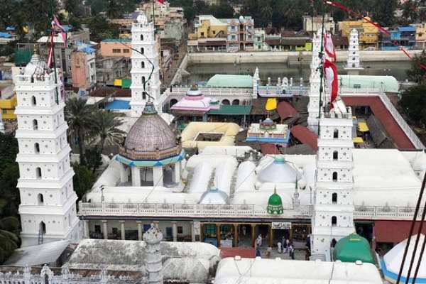 நாகூர் தர்காவில் அமைச்சர் ஆவடி நாசர்! வெள்ளிக்கிழமை தொழுகையும் மனம் ...