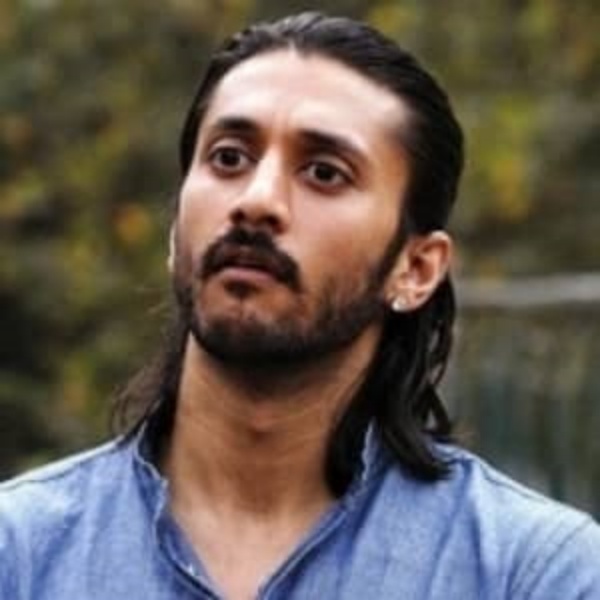 ஹிஜாப் வழக்கு குறித்து டுவிட்டர் பதிவு... நீதிபதியை விமர்சித்ததாக கன்னட ...