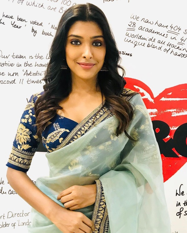 குக் வித் கோமாளி சந்தோஷோடு காதல் சர்வைவர் காயத்ரியின் விளக்கம்.. இது ...