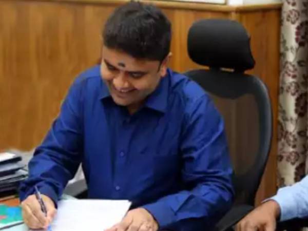 சென்னை மாநகராட்சி கமிஷனர் டூ வரலாற்று ஆவண காப்பகம்! பிரகாஷ் ஐ.ஏ.எஸ் ...