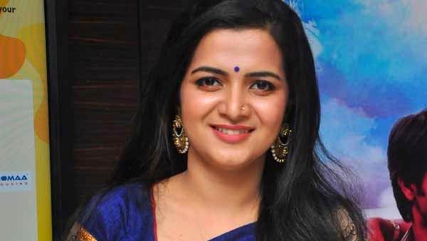 அப்படி போய் இப்படி மாறிய டி.டி.. கேள்விகளால் ரசிகர்களை குழம்ப விட்டு ...