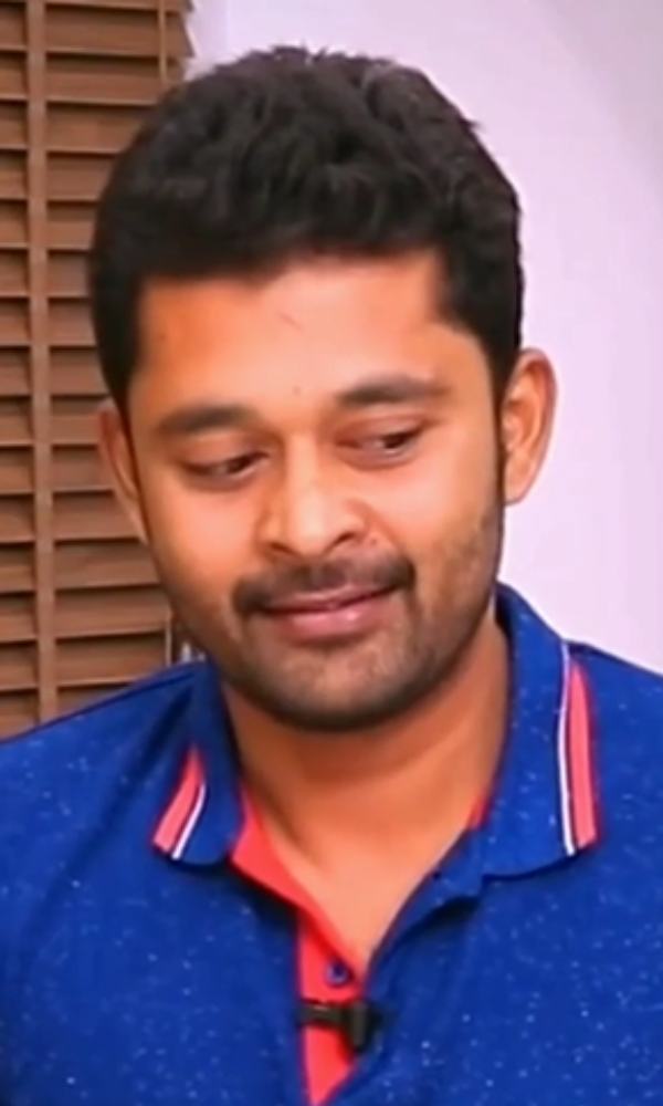 மாறாத சிரிப்பு குறையாத ஸ்டைல் ...பாரதிகண்ணம்மா நடிகரை பார்த்து உருகும் ...