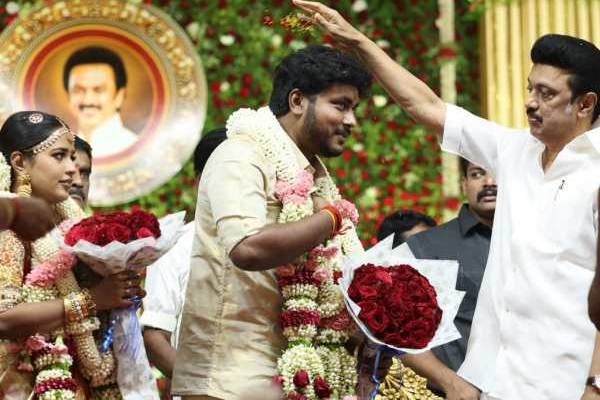 120 கோடியா? பெரிய செட் ஏன்? ”என் ஆசை இதுதான்”.. சர்ச்சைக்கு ...