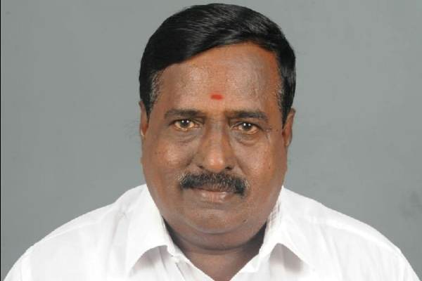 பாஜகவில் நயினார்... அதிமுகவில் சூலூர் கந்தசாமி தலைமையிலா? மறுத்தாலும் ...