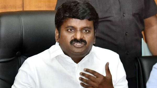 "கருப்பு ஆடு".. அடடா.. மண்டை மேல இருக்கிற கொண்டைய மறந்த விஜயபாஸ்கர் ...