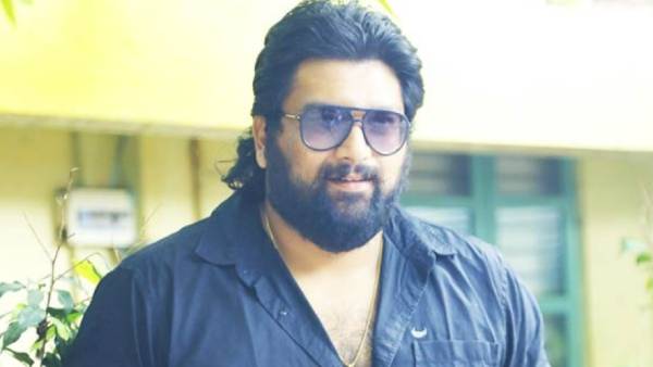 ராமாவரம் தோட்டத்தில் சசிகலாவின் காரை சிறைபிடித்த எம்ஜிஆர் பேரன் ...