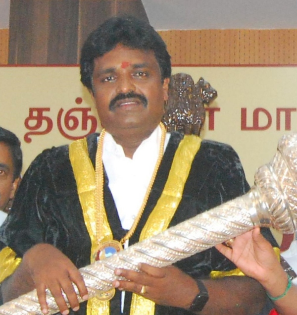 நான் மேயரா? உங்கப் பிள்ளையா? வாங்க சாப்பிடலாம்! ஆதரவற்ற முதியோர்களை ...