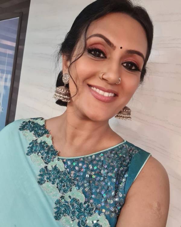 தேவதர்ஷினியா இது.. தெறிக்கவிடும் நச் படங்கள்.. ஹீரோயின்களுக்கே டஃப் ...