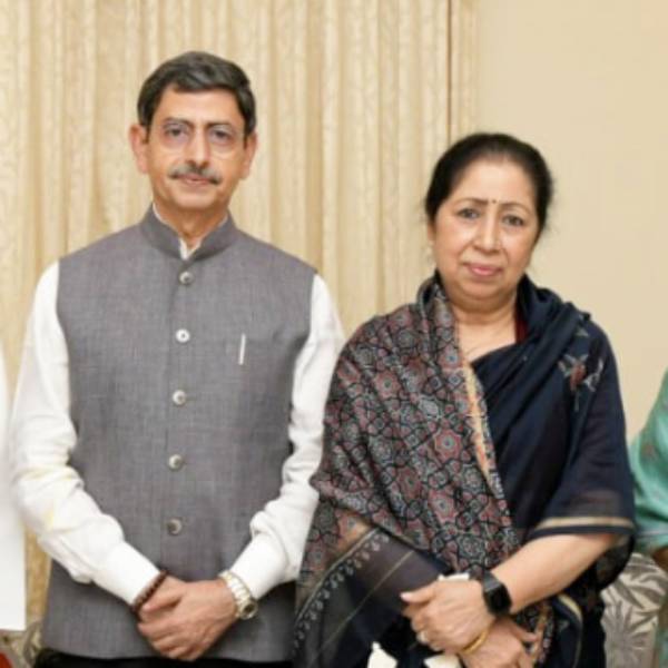 ஆளுநர் ரவி மனைவிக்கு திடீர் உடல்நலக் குறைவு! தனியார் மருத்துவமனையில் ...