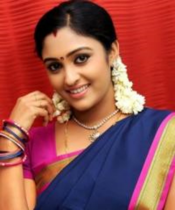 8 ஆண்டுகள் கழித்து "சரவணன்- மீனாட்சி" நடிகை ஸ்ரீஜா கர்ப்பம்.. வளைகாப்பு ...