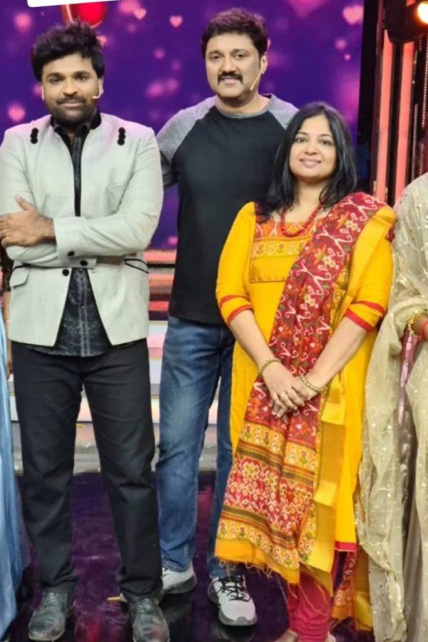 பிரபல நடிகர் மனைவி மரணம்? சக நடிகர் போஸ்டால் பரபரப்பு.. அட இவருக்கா ...