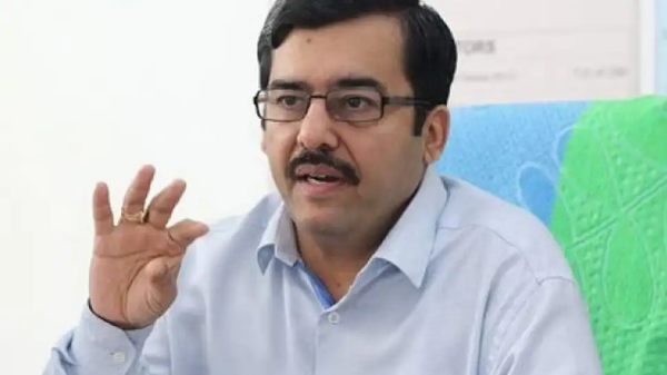 8 சீனியர் ஐ.ஏ.எஸ் அதிகாரிகளுக்கு பதவி உயர்வு.. ஜெ.ராதாகிருஷ்ணனுக்கு ...