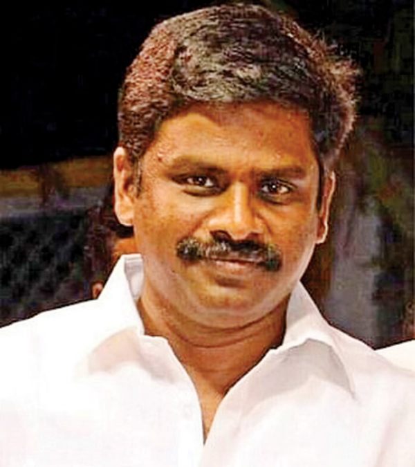 துர்கா ஸ்டாலின் காலில் விழுந்து வணங்கியது ஏன்..? திமுக எம்எல்ஏ ...