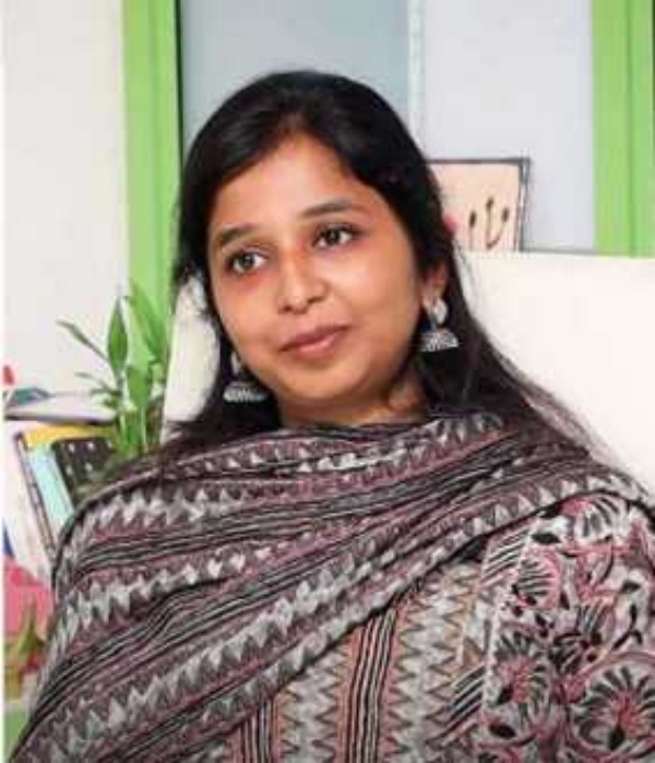 சும்மா விட மாட்டேன்? நெட்டிசன்களுக்கு டாக்டர் ஷர்மிகா “வார்னிங்” -மீம் ...